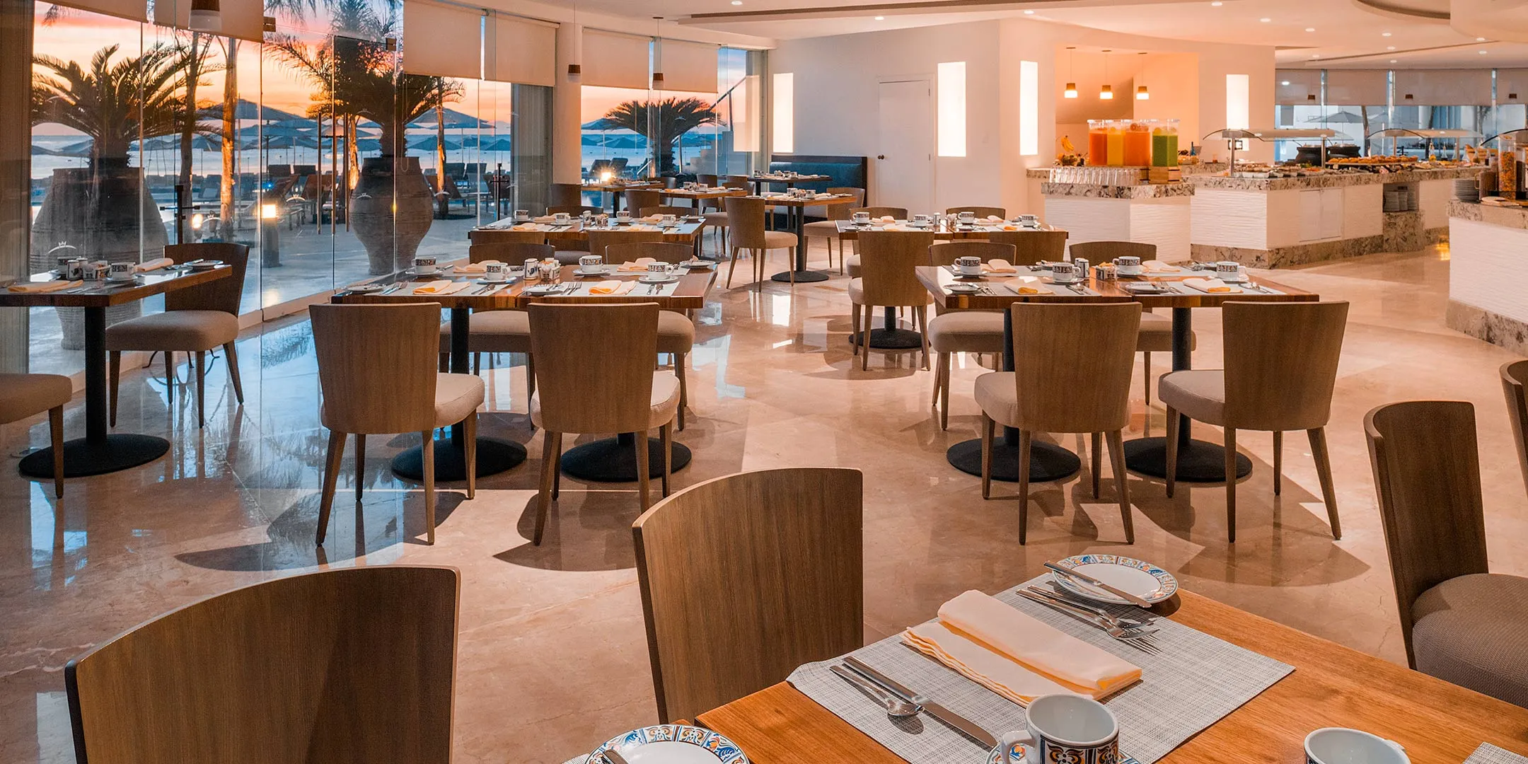 Café del Mar: International Buffet | Playacar Palace